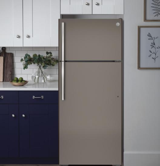 GENERAL ELECTRIC 18 Cu Ft Refrigerator with LED lighting GTE