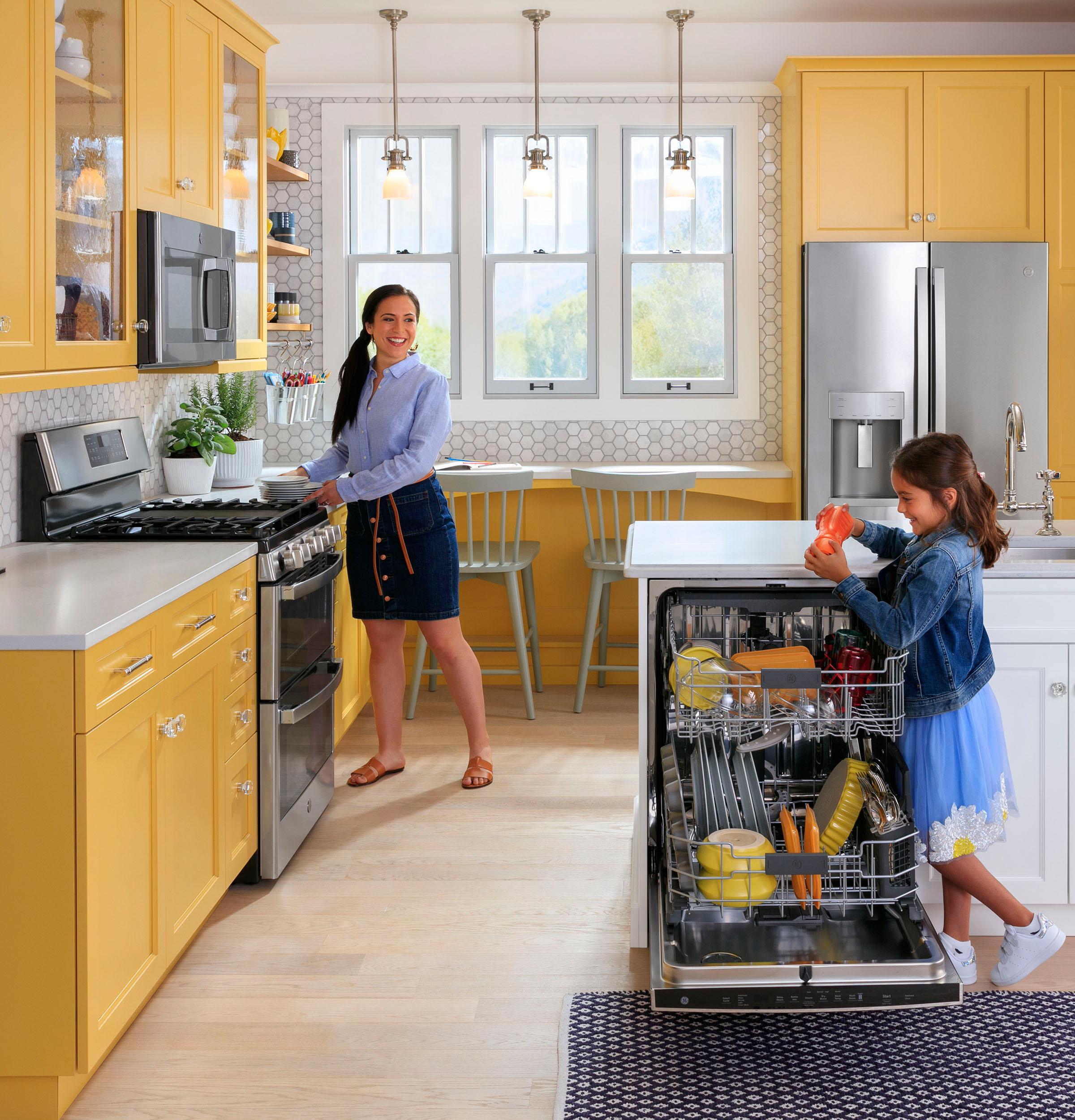 GENERAL ELECTRIC Refrigerator GYE22GYNFS | ABC Warehouse